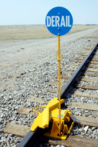 Derail - 2 Way- Hinged | Axiom Rail Training