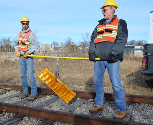 2-Man Carrying Pole | Axiom Rail Services