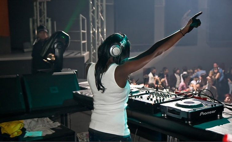 DJ | Radio Presenter | Speaker - Candice McKenzie