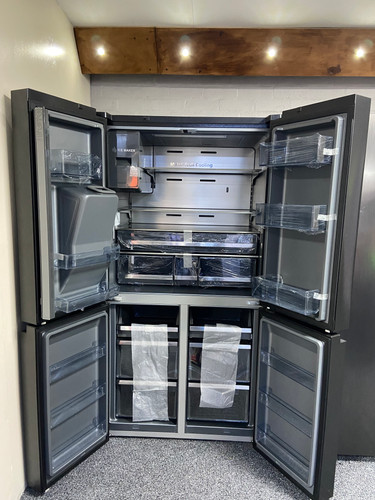 HISENSE RQ760N4SBFE American-Style Smart Fridge Freezer - Black | Niyo ...