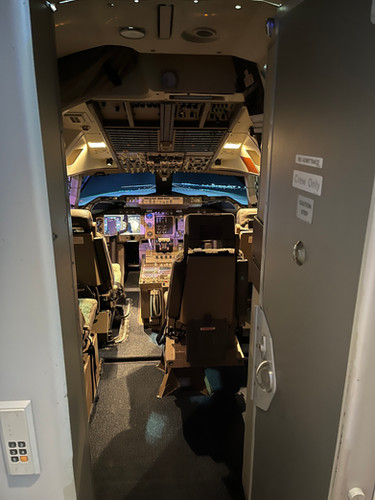 GIFT VOUCHER Fly a real Boeing 747 aircraft simulator- 45 minute ...