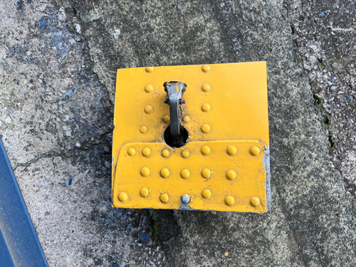 Monarch Airlines B757 G-MONK APU Door Latch Cut | Doors2Manual