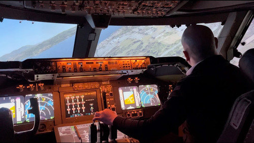 GIFT VOUCHER Fly a real Boeing 747 aircraft simulator- 20 minute ...