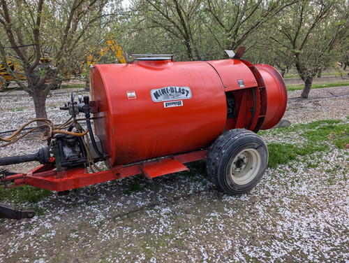 Rears Mfg. 300gal sprayer | Rubicon Equipment