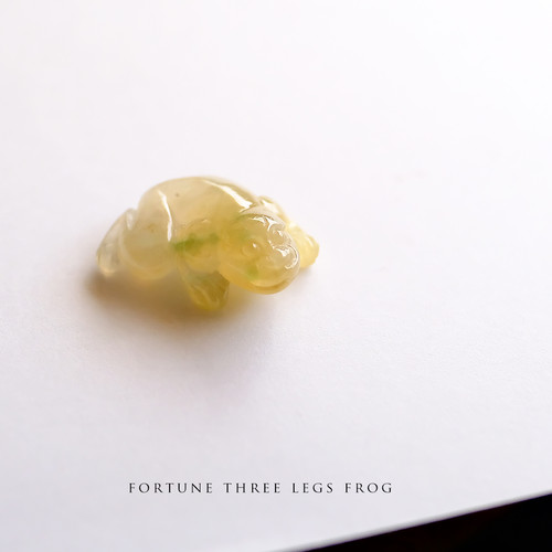 翡翠彫刻・ルース・置物【FORTUNE THREE LEGS FROG】97244 | 翡翠専門店 ジョイテック
