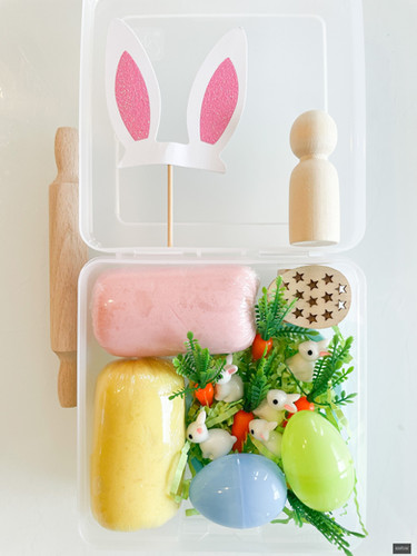 Mini Easter Playdough Kits | The Mommy Camp