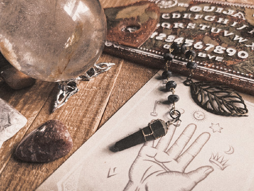 Pendulum Dowsing Psychic Reading | Mystic Moon Momma