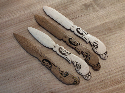 Carved Weaving Batten Sword | handywomanshop