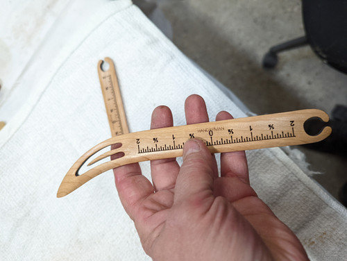 Sami Sword Shuttle with Center Ruler | handywomanshop