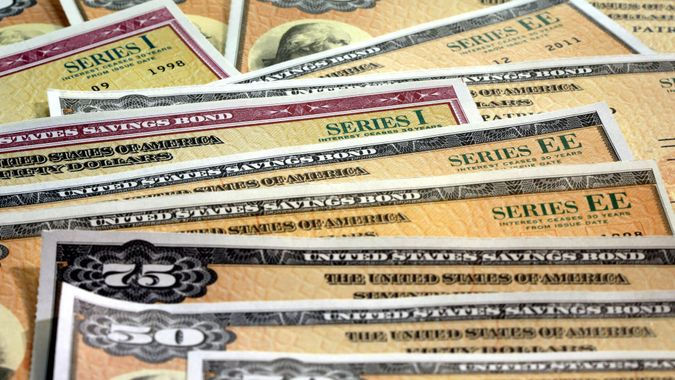 How U.S. Savings Bonds Work