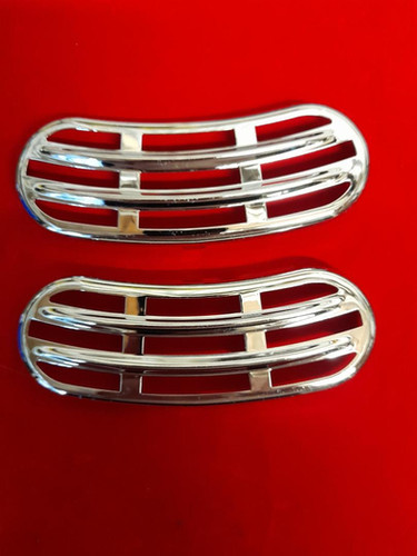 C270 Side panel chrome grilles (pair) | Scooter surgery