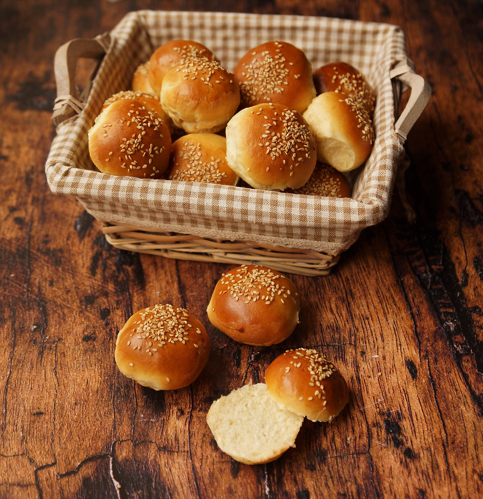 Mini pains burgers