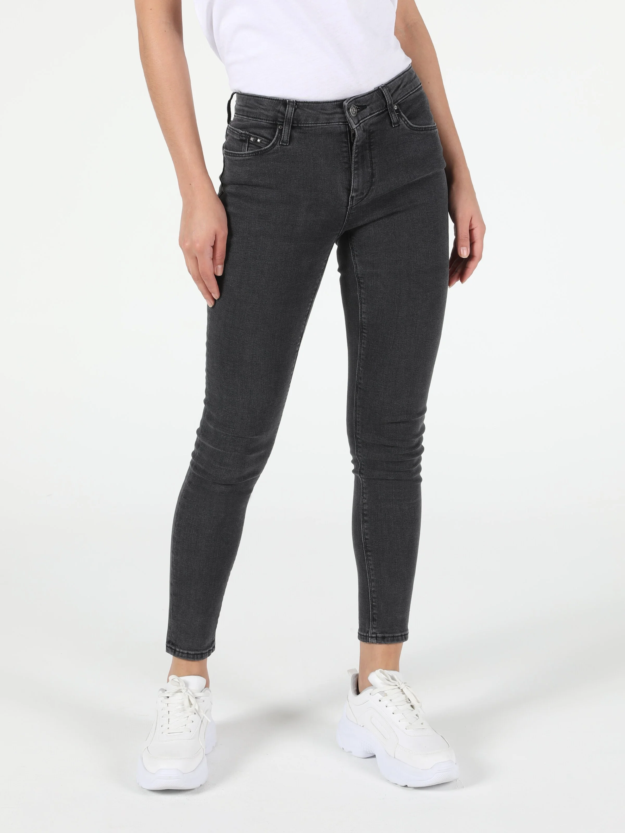 WOMEN JEANS | Colins