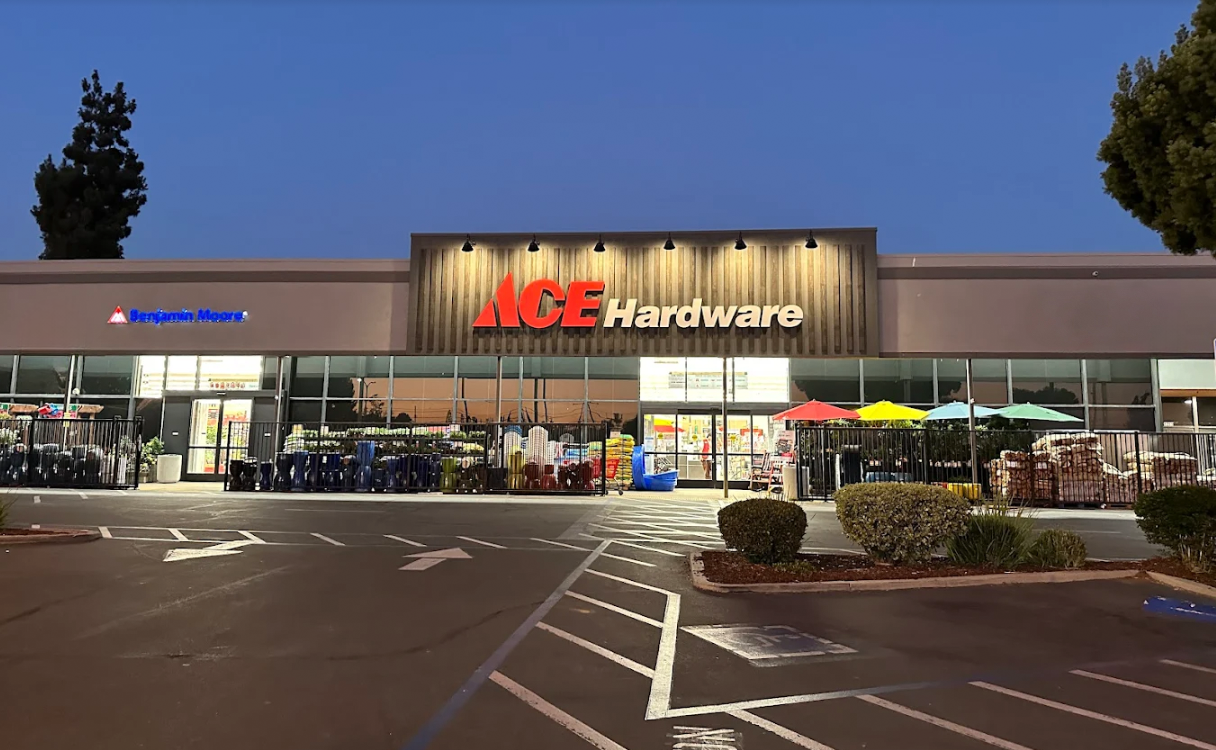 Commercial, ACE Hardware Store