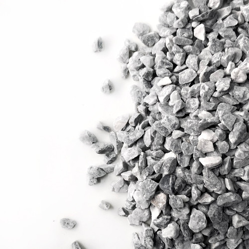 Unpolished Pebble Chips in Grey 3-5mm | BLG Nursery