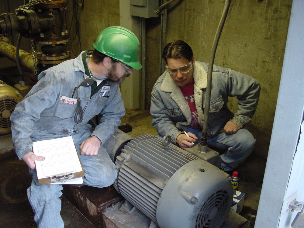 Electric Motor Operation Costs and load calculation using amperage
