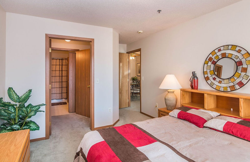 Photo Gallery | Lyncrest Manor Apartments