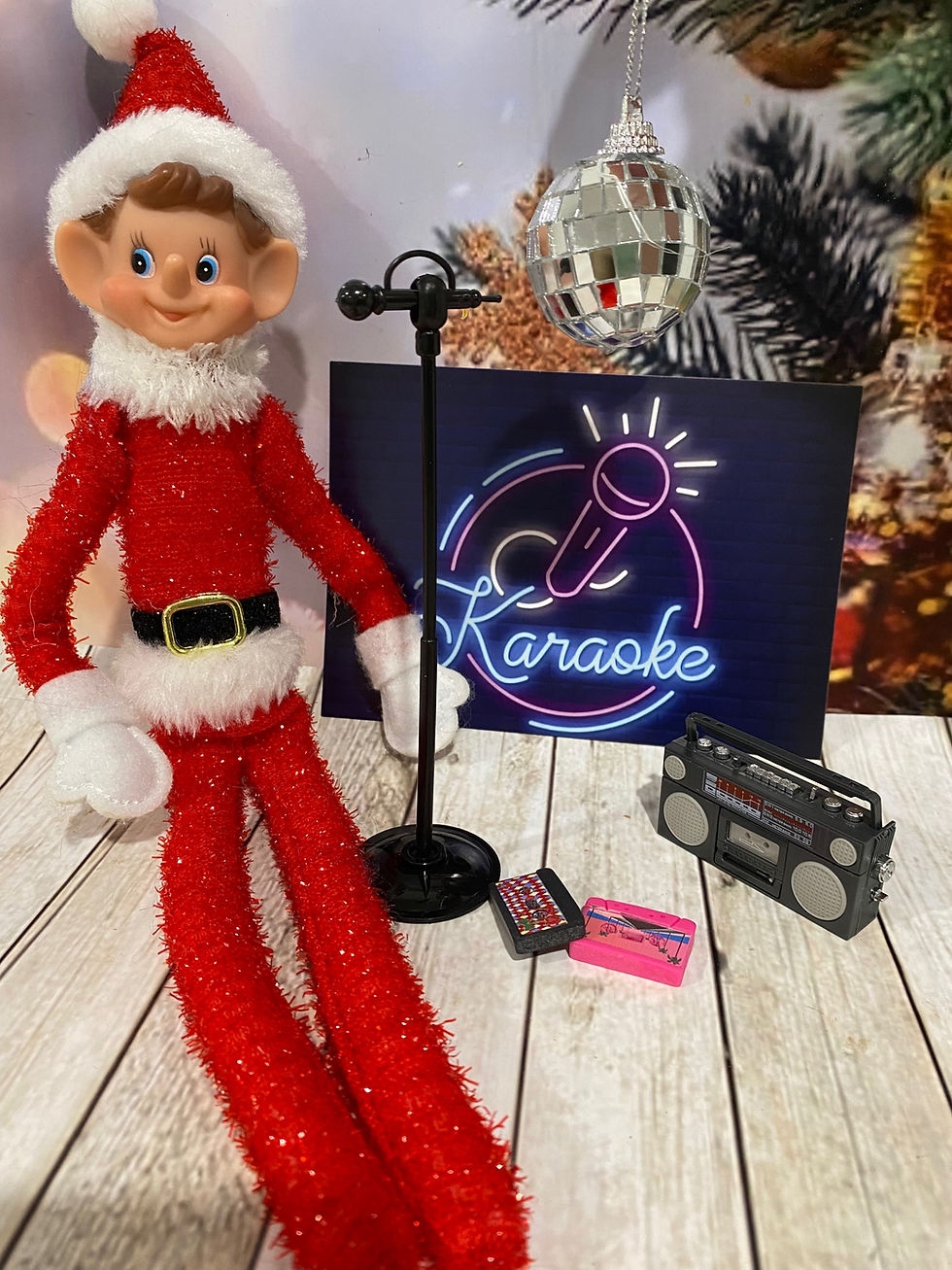 Elf karaoke prop set | sistersdreaming