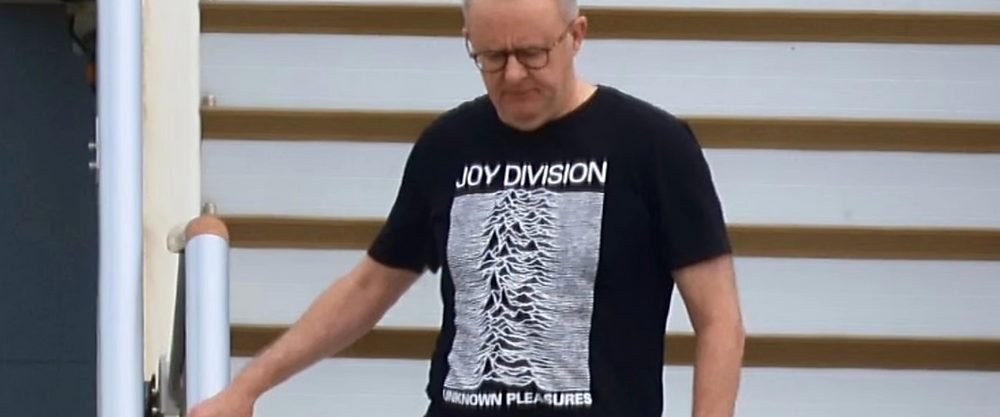 Pelea en Australia , por la playera de la banda Joy Division del Primer ...