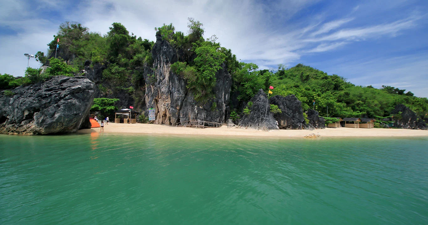 BORAWAN ISLAND TOUR PACKAGE | Sund_Shein Travel