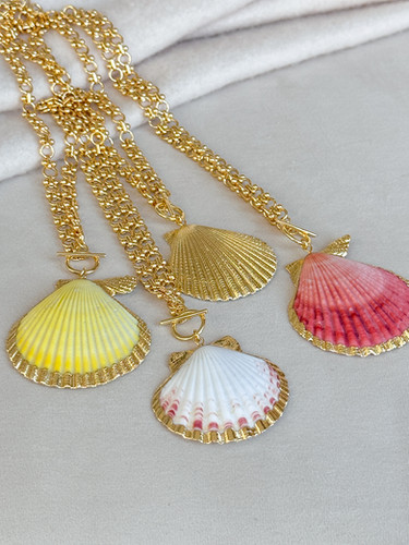 Seashell Loop Necklace | Easton Elle