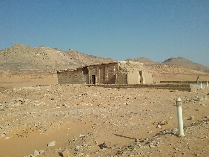 Velin Matkat | Sakkaran porraspyramidi ja nasserjävi risteily