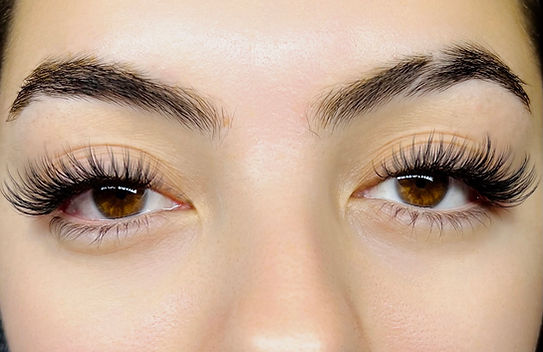 Wet Look & Wispy Full Set | Dior Lash Studio