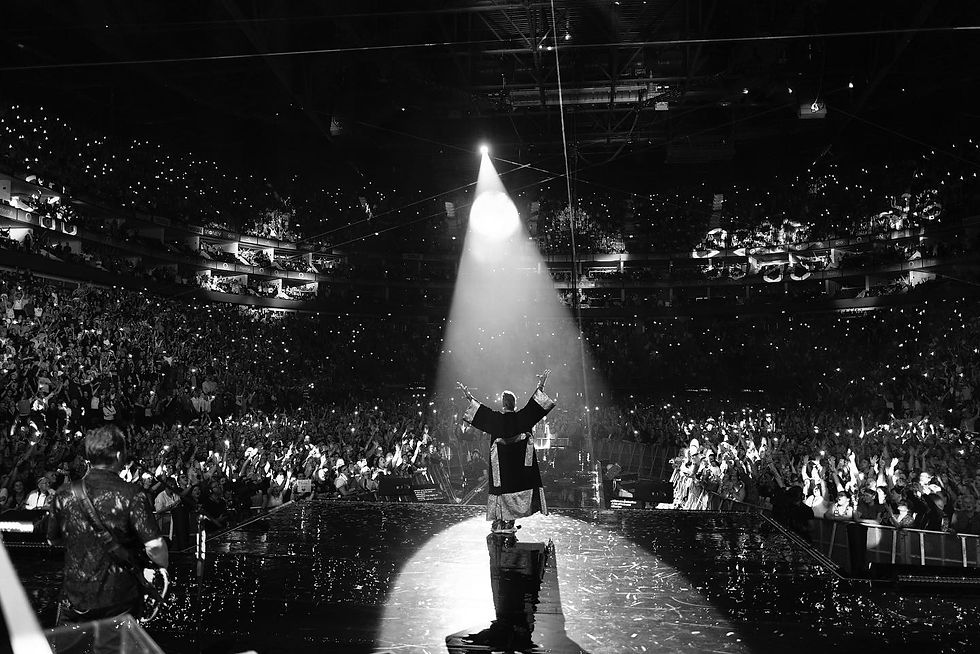 Robbie Williams - XXV Live @ The O2 - London (2022)