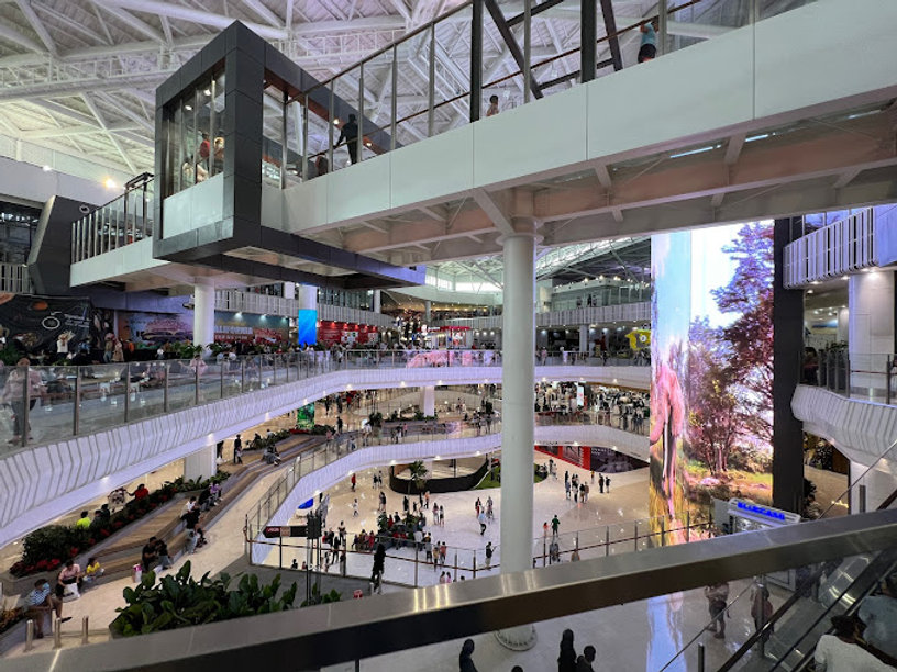 5 Malls That Have It All