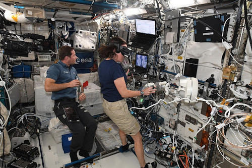 Force Dimension 力回饋裝置系列 | 愛迪斯科技