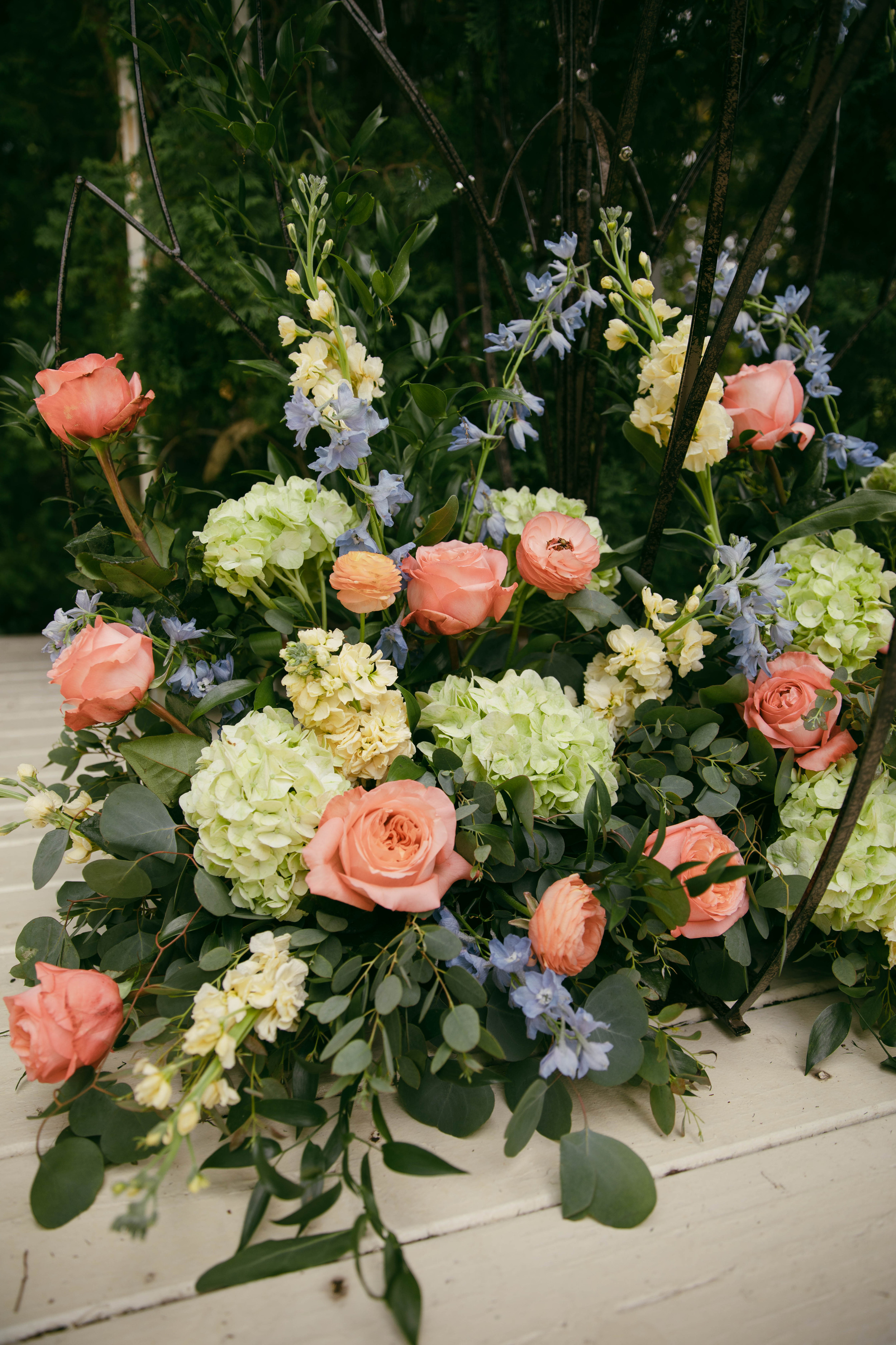 SERVICES | REFLECTIONS OF YOU | CUSTOM FLORAL DESIGN