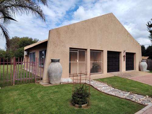 Gorgeous Family home | Henque Eiendomme