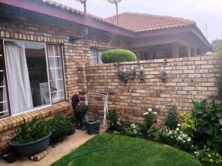 Popular Complex | Henque Eiendomme