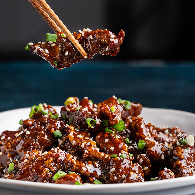 Spice Up Your Meal with This Crispy Honey Sriracha Beef