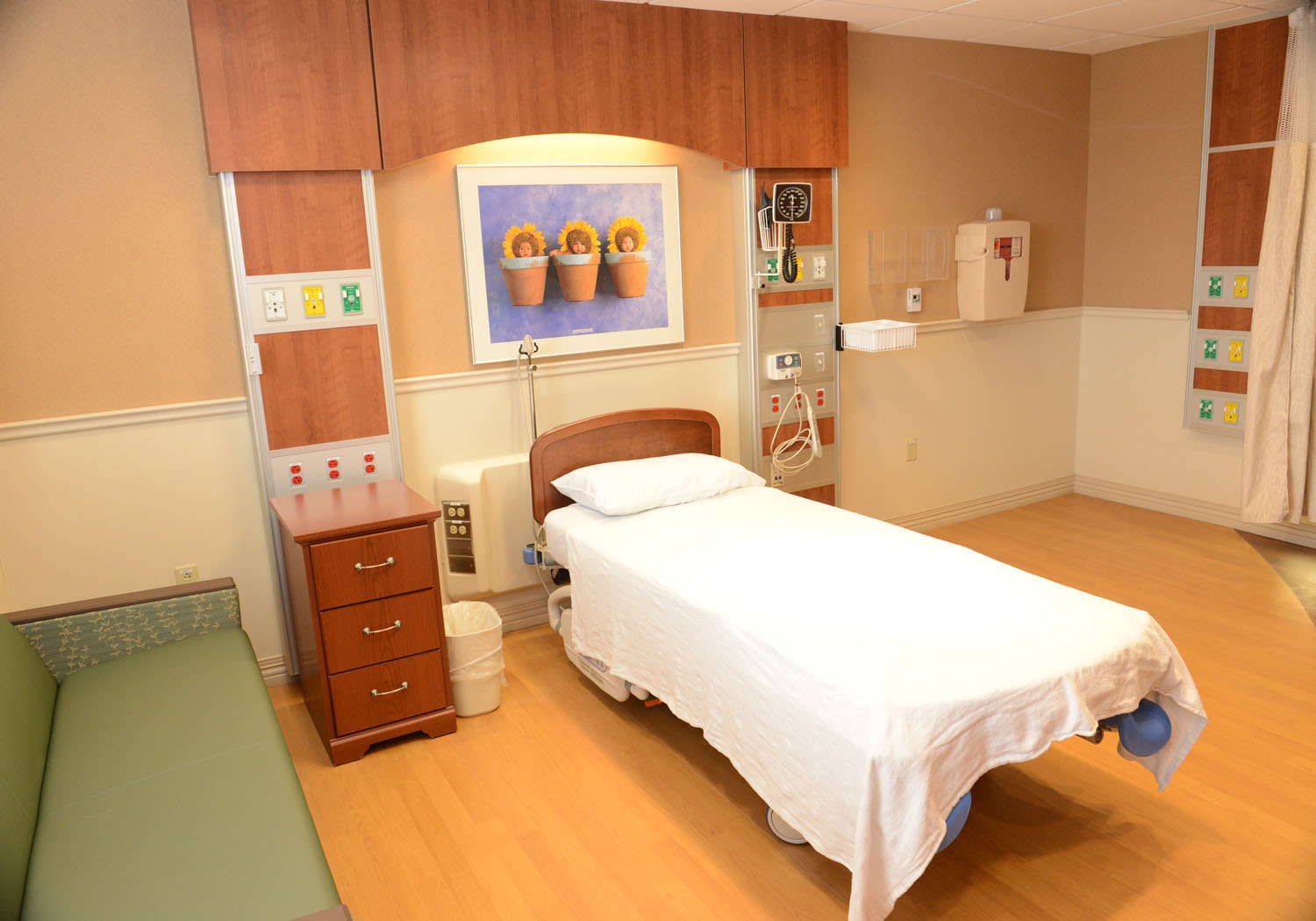 Mon General Hospital | paradigmarchitecture