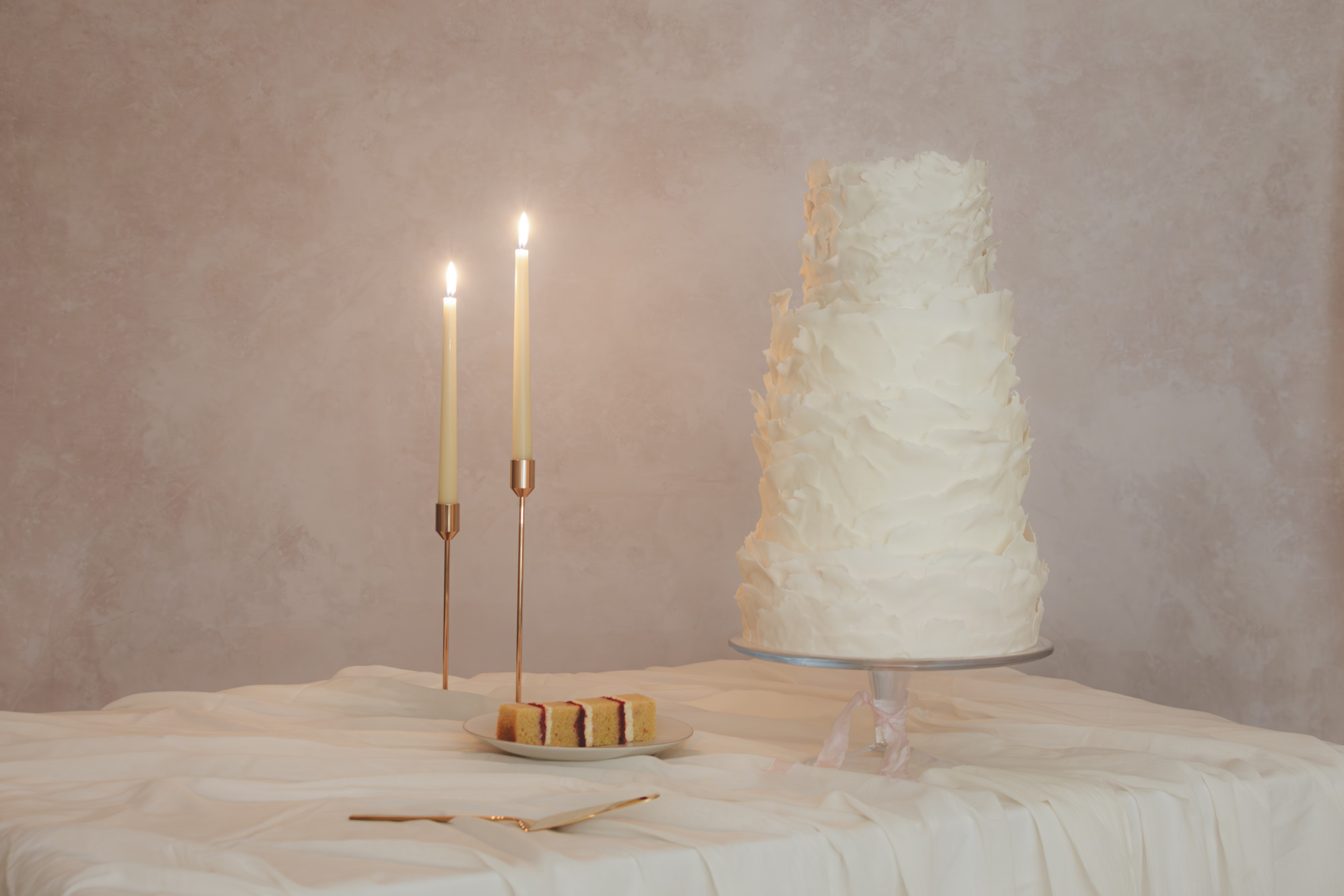 Intimate wedding cakes in Scotland | Copper Rose Luxury Wedding Cakes