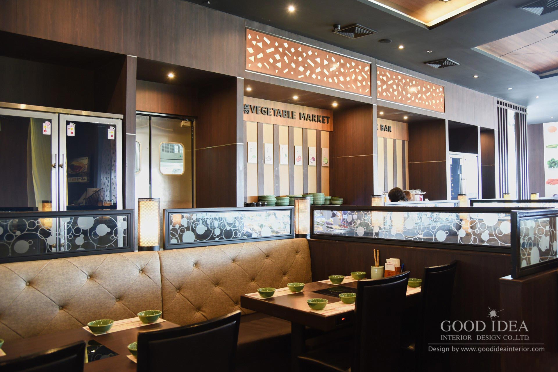 Momo Paradise Restaurant | good-idea-interior