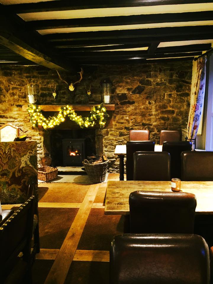 THE MOON INN | STONEY MIDDLETON | GALLERY