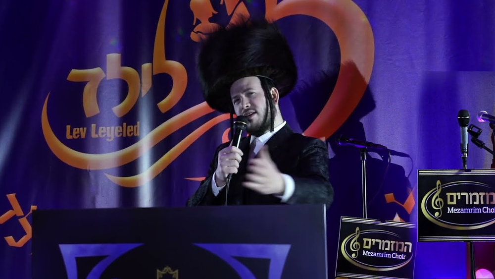 Motty Ilowitz - Lev Layeled (Live Performance)