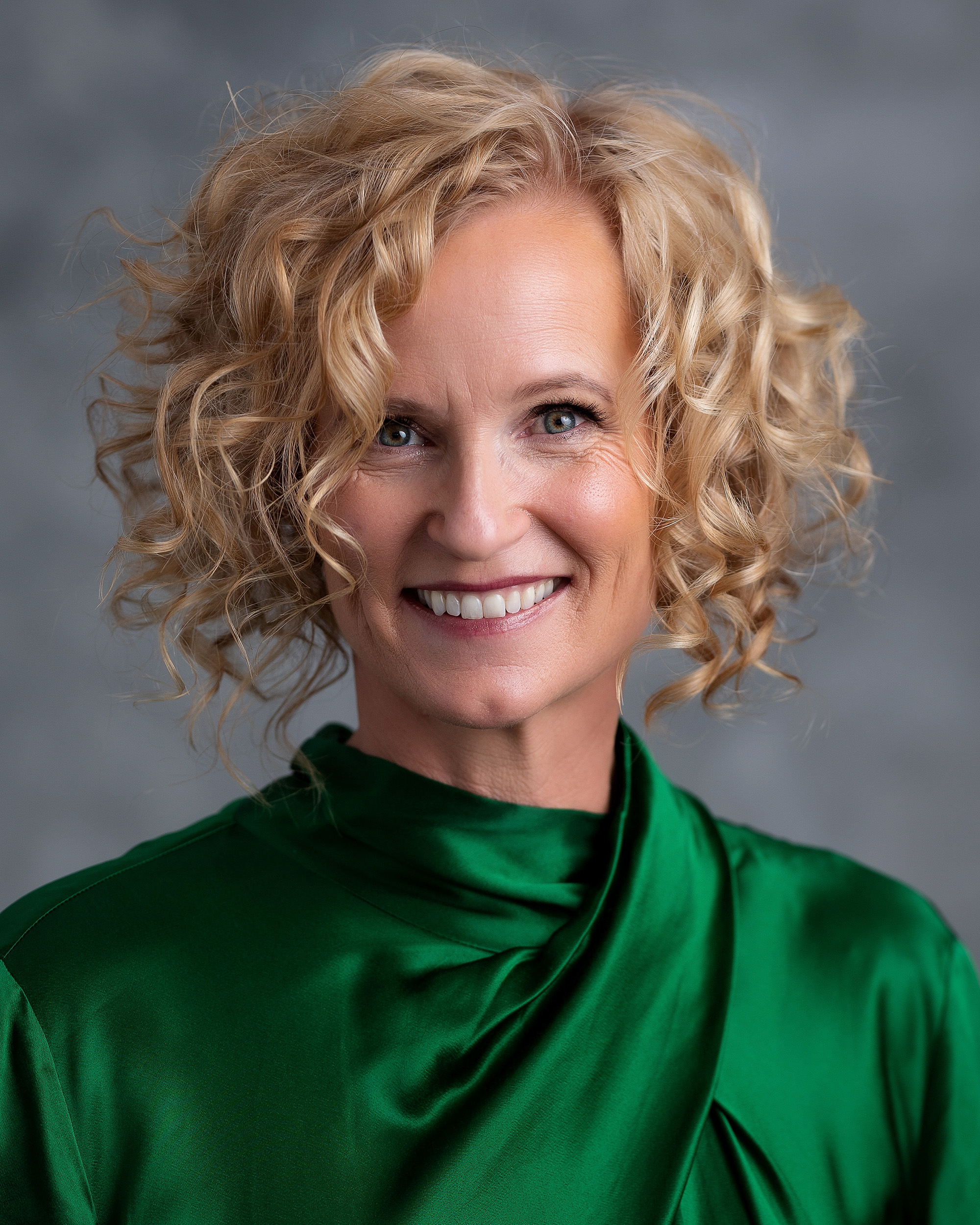 Choosing the Perfect Headshot Outfit: 6 Tips and Photo Examples for ...