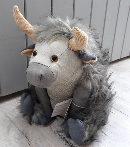 Dora Design Posh Angus Highland cow | Jojangles