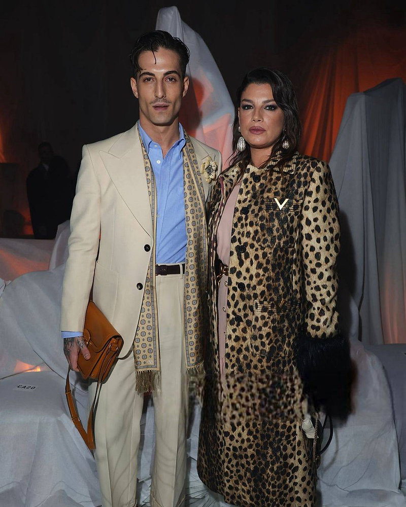 Emma a Parigi/à Paris