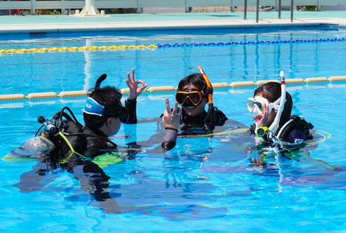 PADI Confined Water w/ PADI AWARE Specialty | nXt Scuba Classes in ...