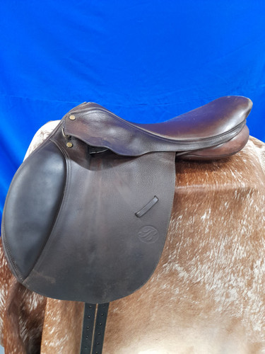 Jump Saddle 17" Bates Caprilli | Horse 'N' Around
