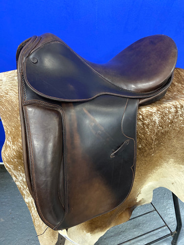 Dressage Saddle 17” Graham | Horse 'N' Around
