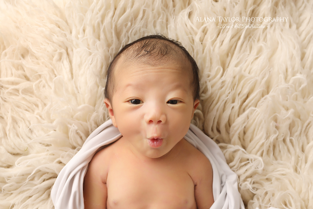 How to take gorgeous photos of your Newborn - Isolation tips.
