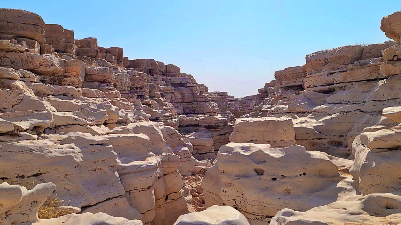 HIDDEN CANYON, RIYADH, SAUDI ARABIAUnderratedadventures.com