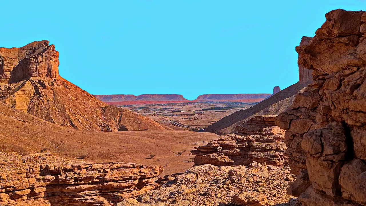 THE HIDDEN VALLEY OF RIYADH, SAUDI ARABIAUnderratedadventures.com