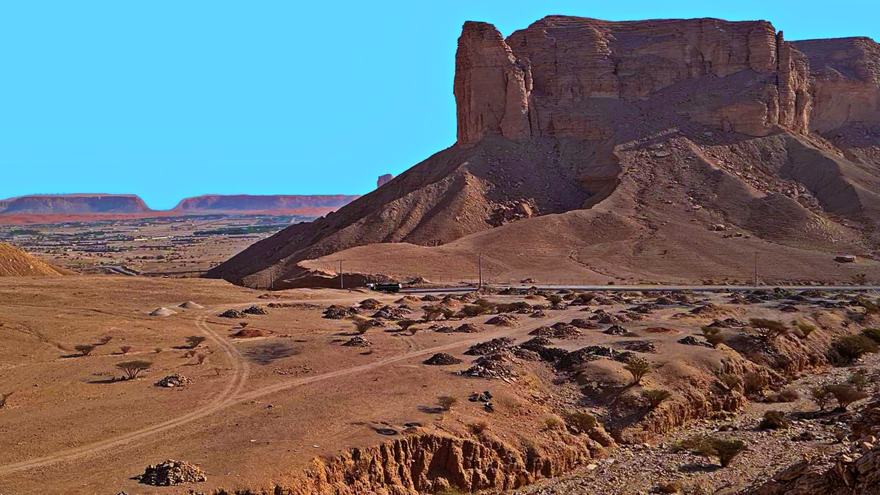 THE HIDDEN VALLEY OF RIYADH, SAUDI ARABIAUnderratedadventures.com