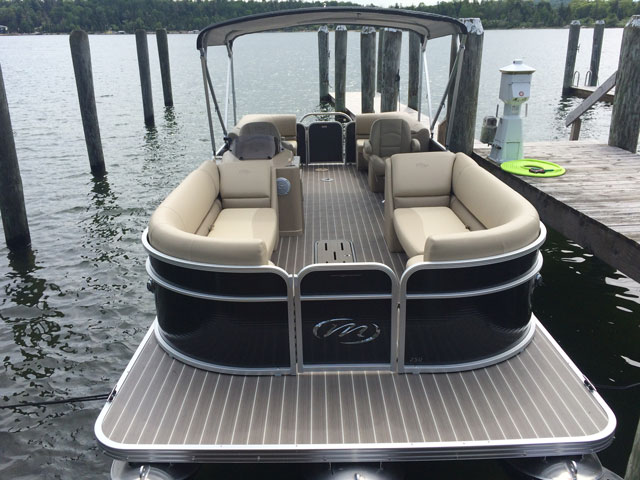Summertime Rentals | Tritoon Rentals - Lake Charlevoix, Walloon Lake